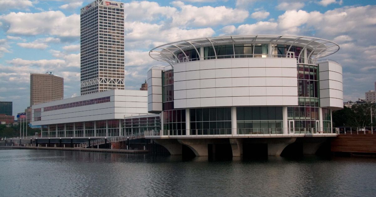 Great Lakes Aquatarium/Discovery World | Trespa International